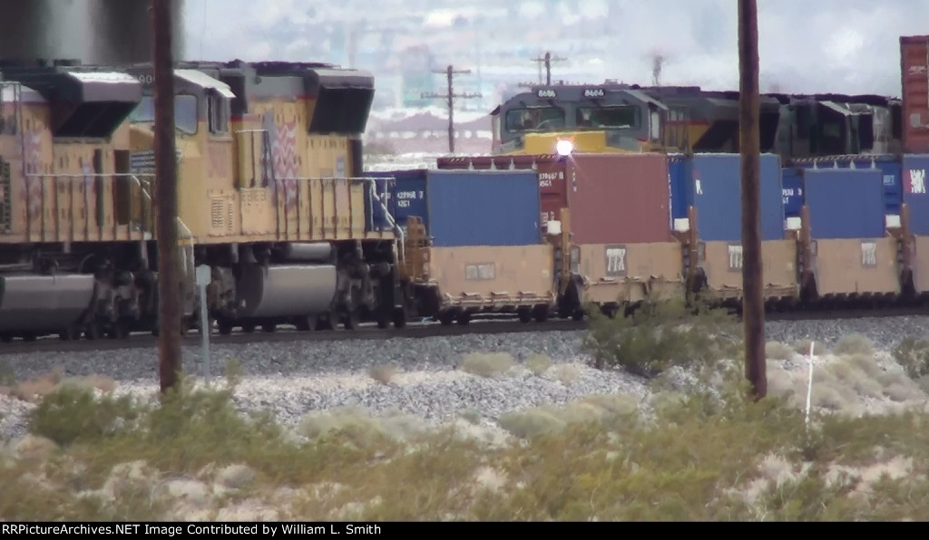 WB Stack Train Mtg W/EB Drag Frt at Valley, NV-7